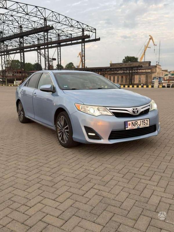 Zils Toyota Camry 2014 Klaipėda, ar dzinēja tilpumu 2.49 L un nobraukumu 253 tūkst. km par 10000 €, foto 1 vietnē AUTOMOTO.COM.LV
