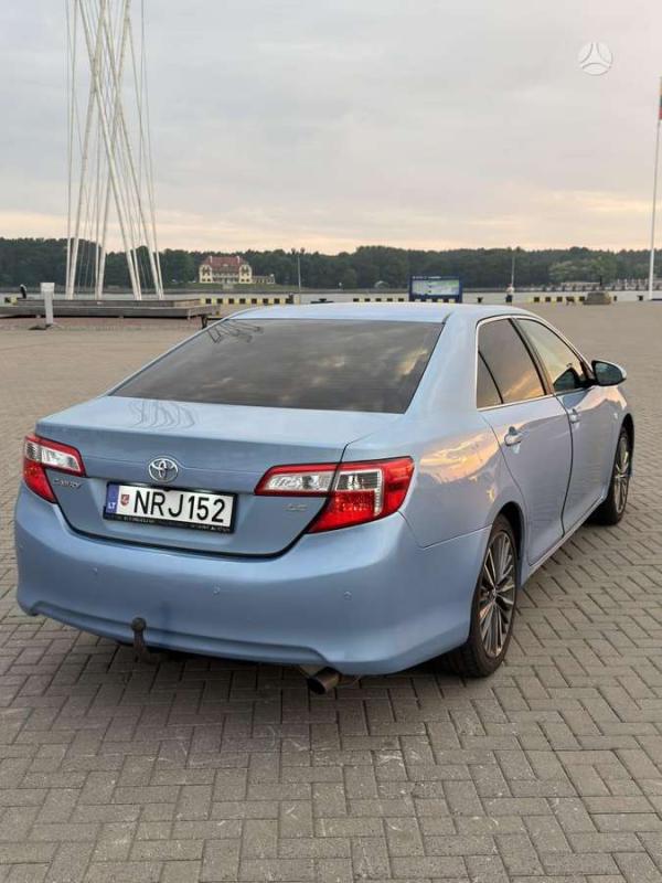 Zils Toyota Camry 2014 Klaipėda, ar dzinēja tilpumu 2.49 L un nobraukumu 253 tūkst. km par 10000 €, foto 2 vietnē AUTOMOTO.COM.LV