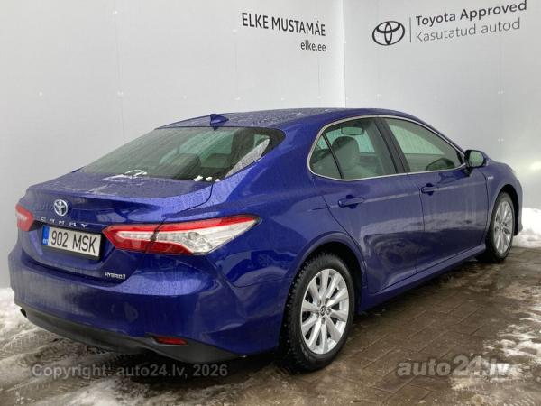Blue Toyota Camry 2019 in Tallinn, with an engine capacity of 2.49 L and mileage of 52 thousand km for 24995 €, photo 2 on AUTOMOTO.COM.LV