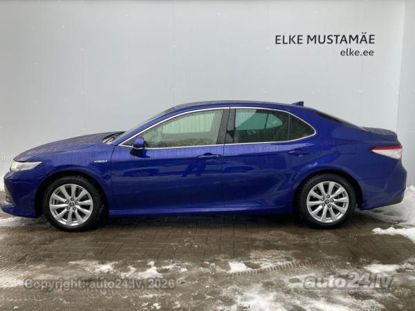 Blue Toyota Camry 2019 in Tallinn, with an engine capacity of 2.49 L and mileage of 52 thousand km for 24995 €, photo 3 on AUTOMOTO.COM.LV