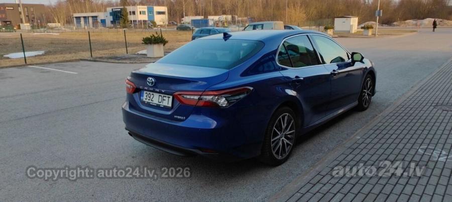 Zils Toyota Camry 2024 Tallina, ar dzinēja tilpumu 2.50 L un nobraukumu 33 tūkst. km par 34990 €, foto 4 vietnē AUTOMOTO.COM.LV
