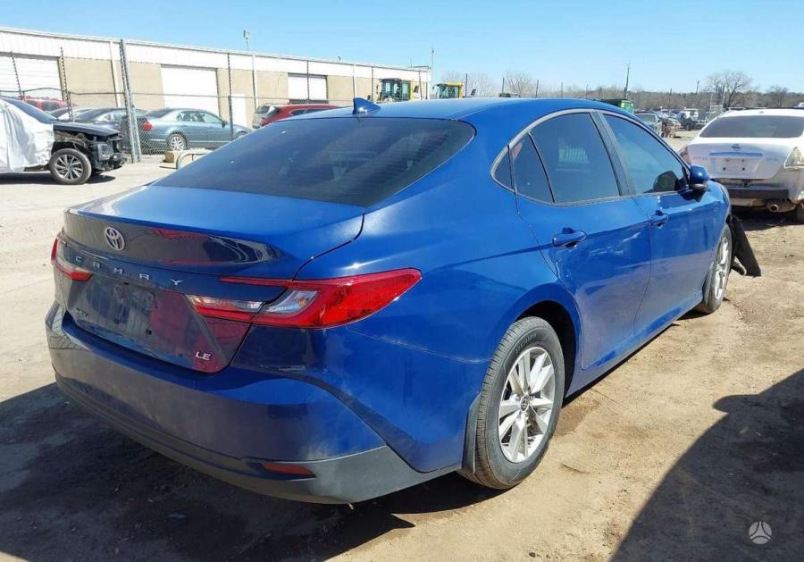Zils Toyota Camry 2025 Viļņa, ar dzinēja tilpumu 2.49 L un nobraukumu 85 tūkst. km par 15900 €, foto 11 vietnē AUTOMOTO.COM.LV