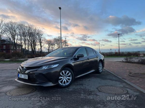 Brūns Toyota Camry 2019 Tallina, ar dzinēja tilpumu 2.50 L un nobraukumu 74 tūkst. km par 22500 €, foto 1 vietnē AUTOMOTO.COM.LV