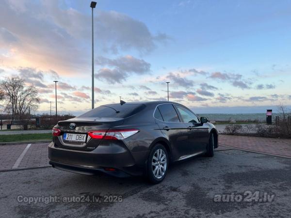 Brūns Toyota Camry 2019 Tallina, ar dzinēja tilpumu 2.50 L un nobraukumu 74 tūkst. km par 22500 €, foto 6 vietnē AUTOMOTO.COM.LV