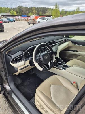Brūns Toyota Camry 2019 Rīga, ar dzinēja tilpumu 2.50 L un nobraukumu 150 tūkst. km par 20500 €, foto 5 vietnē AUTOMOTO.COM.LV