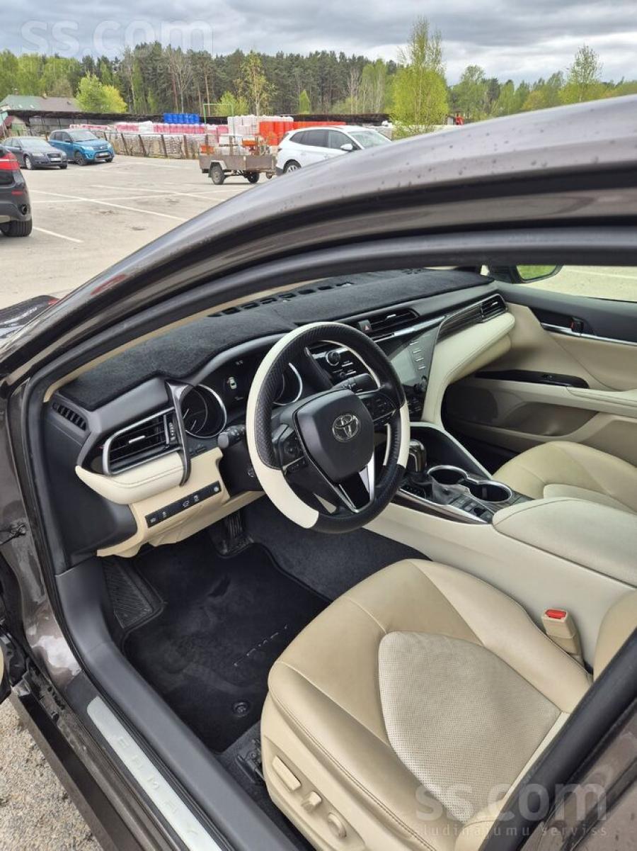 Brūns Toyota Camry 2019 Rīga, ar dzinēja tilpumu 2.50 L un nobraukumu 150 tūkst. km par 20500 €, foto 5 vietnē AUTOMOTO.COM.LV