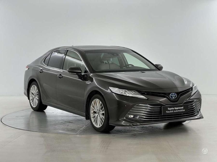 Brown Toyota Camry 2019 in Vilnius, with an engine capacity of 2.50 L and mileage of 120 thousand km for 23900 €, photo 19 on AUTOMOTO.COM.LV
