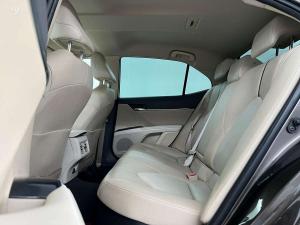 Brown Toyota Camry 2019 in Vilnius, with an engine capacity of 2.50 L and mileage of 120 thousand km for 23900 €, photo 20 on AUTOMOTO.COM.LV