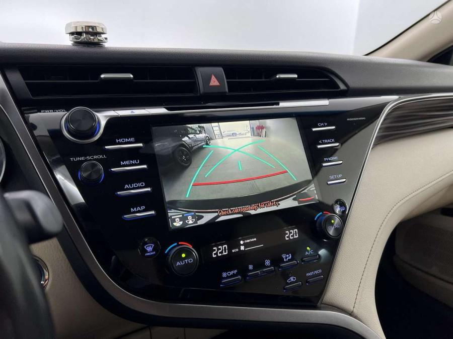 Brown Toyota Camry 2019 in Vilnius, with an engine capacity of 2.50 L and mileage of 120 thousand km for 23900 €, photo 23 on AUTOMOTO.COM.LV