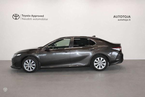 Brown Toyota Camry 2020 in Kaunas, with an engine capacity of 2.49 L and mileage of 188 thousand km for 18900 €, photo 3 on AUTOMOTO.COM.LV
