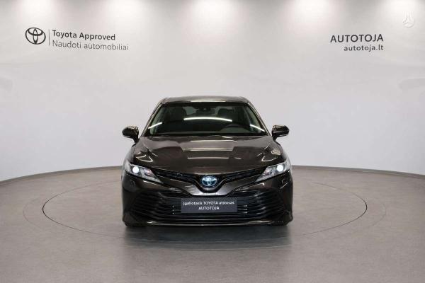 Brown Toyota Camry 2020 in Kaunas, with an engine capacity of 2.49 L and mileage of 188 thousand km for 18900 €, photo 5 on AUTOMOTO.COM.LV