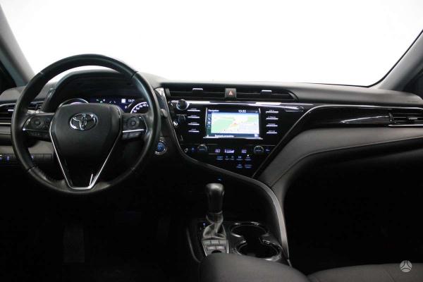 Brown Toyota Camry 2020 in Kaunas, with an engine capacity of 2.49 L and mileage of 188 thousand km for 18900 €, photo 8 on AUTOMOTO.COM.LV