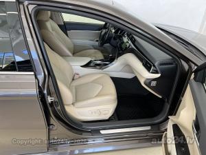 Brown Toyota Camry 2020 in Rakvere, with an engine capacity of 2.49 L and mileage of 109 thousand km for 22490 €, photo 6 on AUTOMOTO.COM.LV