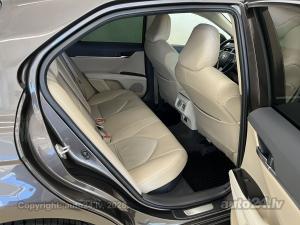 Brown Toyota Camry 2020 in Rakvere, with an engine capacity of 2.49 L and mileage of 109 thousand km for 22490 €, photo 7 on AUTOMOTO.COM.LV