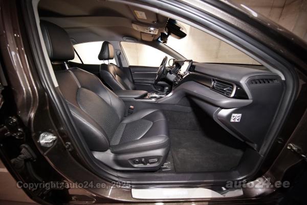 Brūns Toyota Camry 2021 Tallina, ar dzinēja tilpumu 2.50 L un nobraukumu 68 tūkst. km par 27990 €, foto 11 vietnē AUTOMOTO.COM.LV