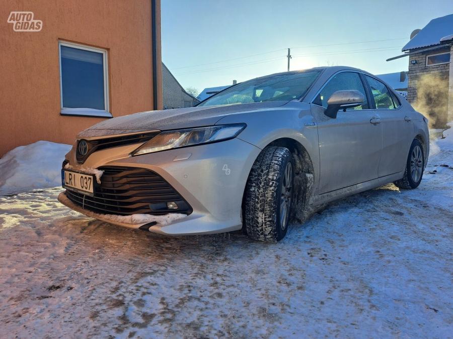 Brūns Toyota Camry 2021 Viļņa, ar dzinēja tilpumu 2.50 L un nobraukumu 62 tūkst. km par 25300 €, foto 4 vietnē AUTOMOTO.COM.LV