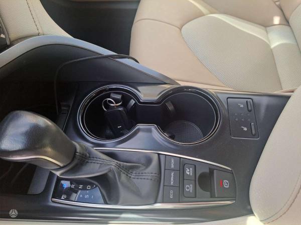 Brūns Toyota Camry 2021 Viļņa, ar dzinēja tilpumu 2.49 L un nobraukumu 62 tūkst. km par 24600 €, foto 11 vietnē AUTOMOTO.COM.LV
