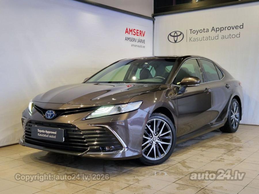 Brūns Toyota Camry 2021 Tallina, ar dzinēja tilpumu 2.50 L un nobraukumu 123 tūkst. km par 26990 €, foto 1 vietnē AUTOMOTO.COM.LV