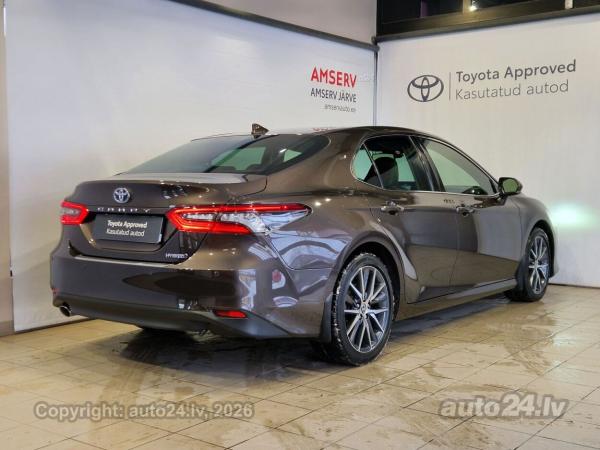 Brūns Toyota Camry 2021 Tallina, ar dzinēja tilpumu 2.50 L un nobraukumu 123 tūkst. km par 26990 €, foto 2 vietnē AUTOMOTO.COM.LV