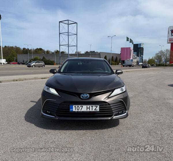 Brūns Toyota Camry 2021 Tallina, ar dzinēja tilpumu 2.50 L un nobraukumu 141 tūkst. km par 23500 €, foto 2 vietnē AUTOMOTO.COM.LV