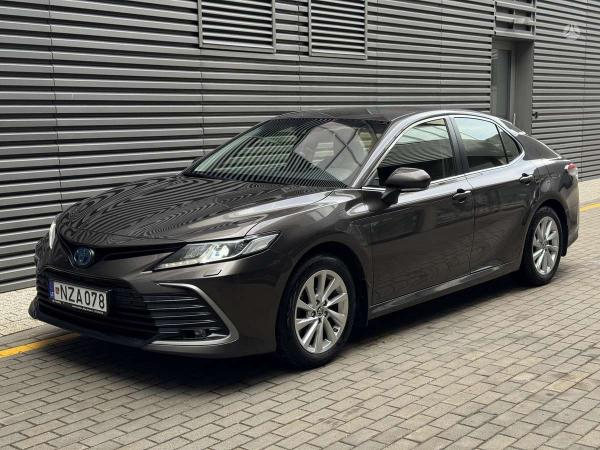 Brūns Toyota Camry 2021 Viļņa, ar dzinēja tilpumu 2.49 L un nobraukumu 207 tūkst. km par 16900 €, foto 1 vietnē AUTOMOTO.COM.LV