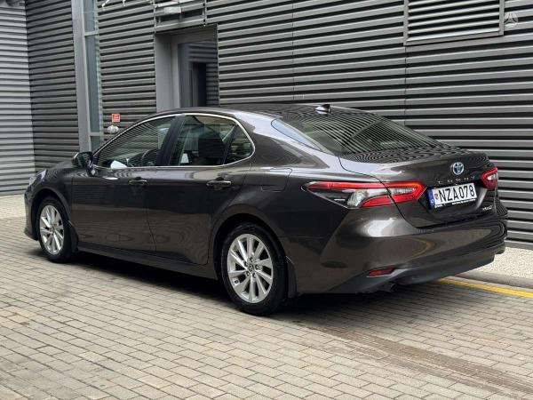 Brūns Toyota Camry 2021 Viļņa, ar dzinēja tilpumu 2.49 L un nobraukumu 207 tūkst. km par 16900 €, foto 2 vietnē AUTOMOTO.COM.LV