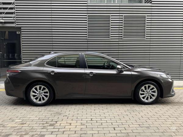Brūns Toyota Camry 2021 Viļņa, ar dzinēja tilpumu 2.49 L un nobraukumu 207 tūkst. km par 16900 €, foto 7 vietnē AUTOMOTO.COM.LV