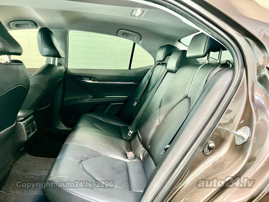 Brūns Toyota Camry 2021 Tallina, ar dzinēja tilpumu 2.50 L un nobraukumu 103 tūkst. km par 25500 €, foto 9 vietnē AUTOMOTO.COM.LV