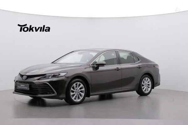 Brown Toyota Camry 2021 in Vilnius, with an engine capacity of 2.49 L and mileage of 208 thousand km for 19500 €, photo 1 on AUTOMOTO.COM.LV