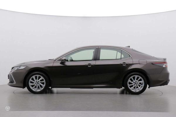 Brown Toyota Camry 2021 in Vilnius, with an engine capacity of 2.49 L and mileage of 208 thousand km for 19500 €, photo 4 on AUTOMOTO.COM.LV
