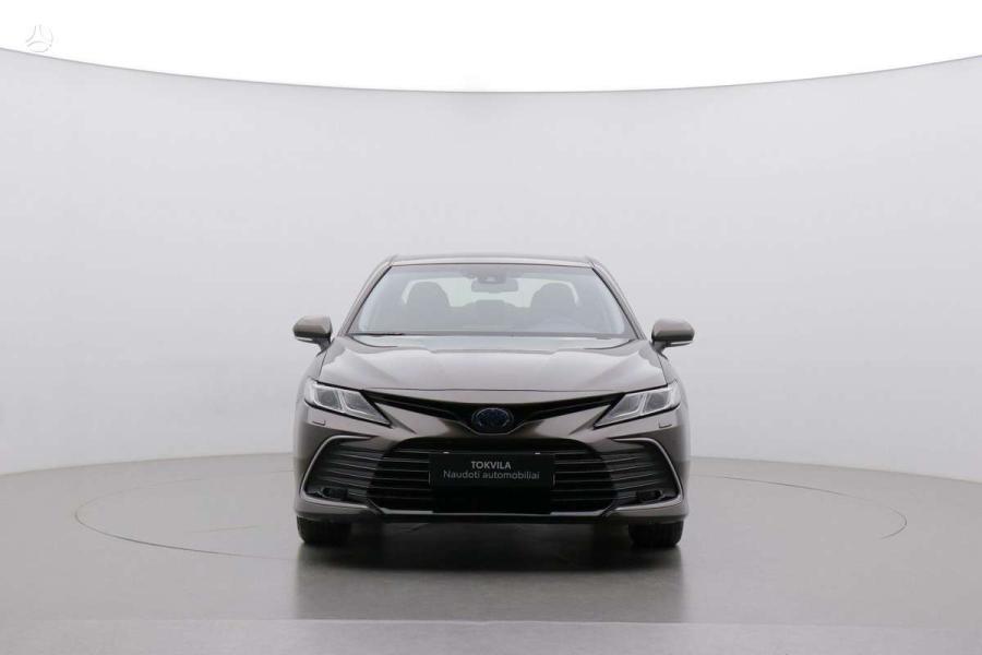 Brown Toyota Camry 2021 in Vilnius, with an engine capacity of 2.49 L and mileage of 208 thousand km for 19500 €, photo 6 on AUTOMOTO.COM.LV