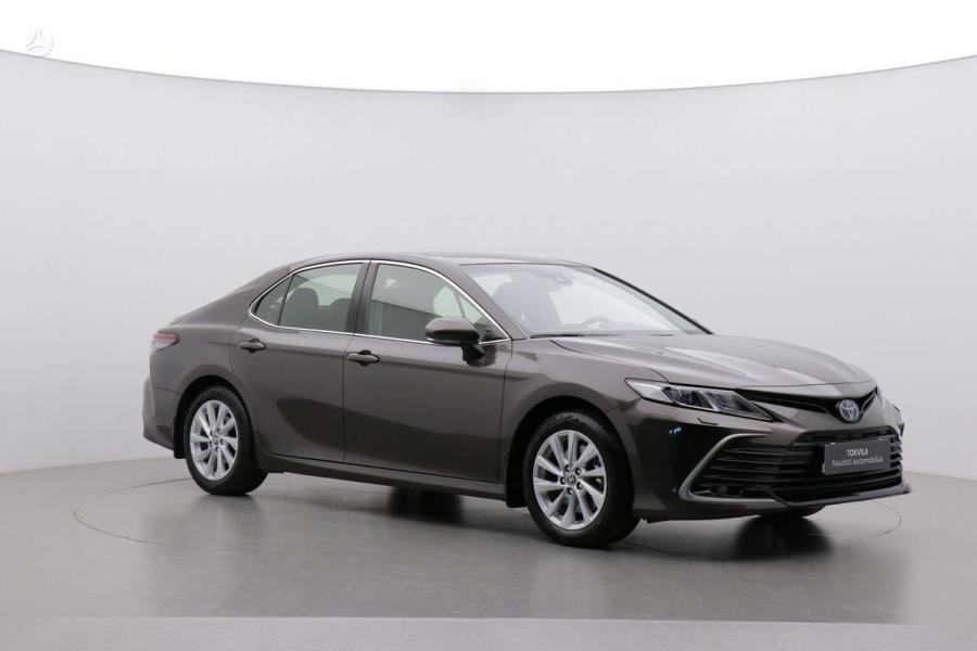 Brown Toyota Camry 2021 in Vilnius, with an engine capacity of 2.49 L and mileage of 208 thousand km for 19500 €, photo 19 on AUTOMOTO.COM.LV