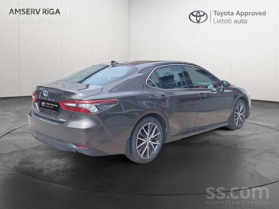 Brūns Toyota Camry 2022 Rīga, ar dzinēja tilpumu 2.50 L un nobraukumu 108 tūkst. km par 26900 €, foto 3 vietnē AUTOMOTO.COM.LV