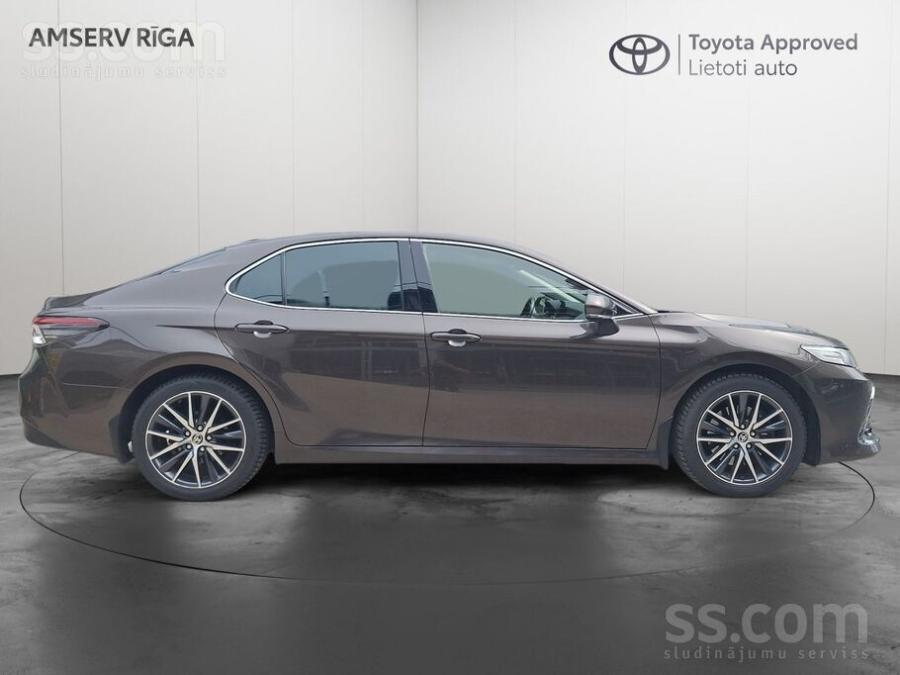 Brūns Toyota Camry 2022 Rīga, ar dzinēja tilpumu 2.50 L un nobraukumu 108 tūkst. km par 26900 €, foto 8 vietnē AUTOMOTO.COM.LV