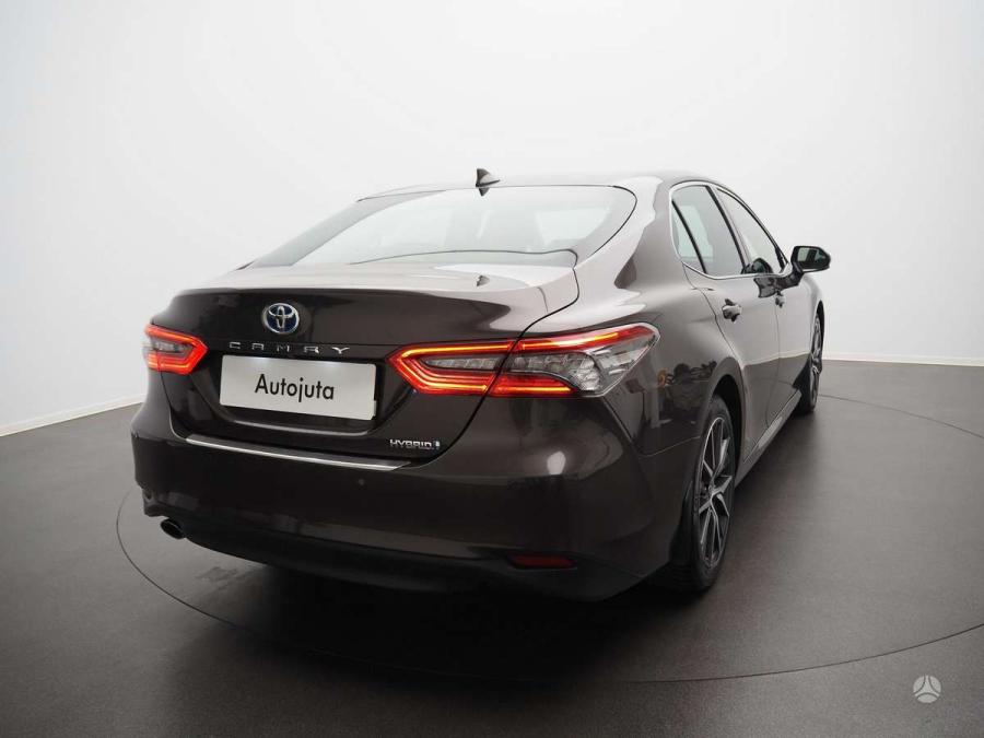 Brūns Toyota Camry 2022 Viļņa, ar dzinēja tilpumu 2.49 L un nobraukumu 114 tūkst. km par 23400 €, foto 5 vietnē AUTOMOTO.COM.LV