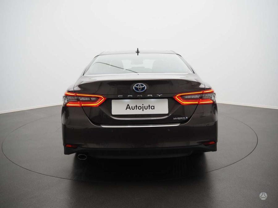 Brūns Toyota Camry 2022 Viļņa, ar dzinēja tilpumu 2.49 L un nobraukumu 114 tūkst. km par 23400 €, foto 6 vietnē AUTOMOTO.COM.LV