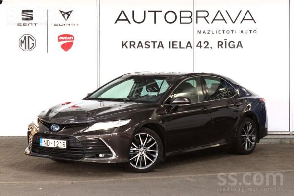 Brūns Toyota Camry 2022 Rīga, ar dzinēja tilpumu 2.50 L un nobraukumu 101 tūkst. km par 23300 €, foto 1 vietnē AUTOMOTO.COM.LV