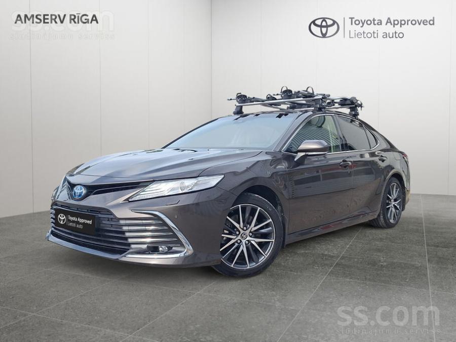 Brūns Toyota Camry 2023 Rīga, ar dzinēja tilpumu 2.50 L un nobraukumu 72 tūkst. km par 31000 €, foto 1 vietnē AUTOMOTO.COM.LV