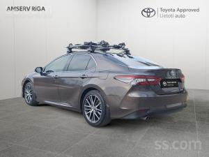 Brūns Toyota Camry 2023 Rīga, ar dzinēja tilpumu 2.50 L un nobraukumu 72 tūkst. km par 31000 €, foto 5 vietnē AUTOMOTO.COM.LV