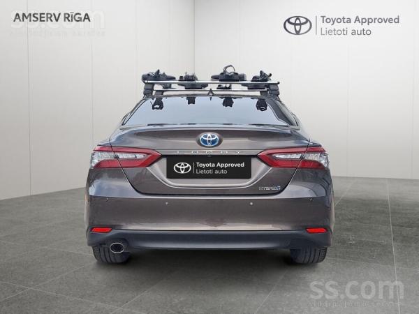 Brūns Toyota Camry 2023 Rīga, ar dzinēja tilpumu 2.50 L un nobraukumu 72 tūkst. km par 31000 €, foto 6 vietnē AUTOMOTO.COM.LV