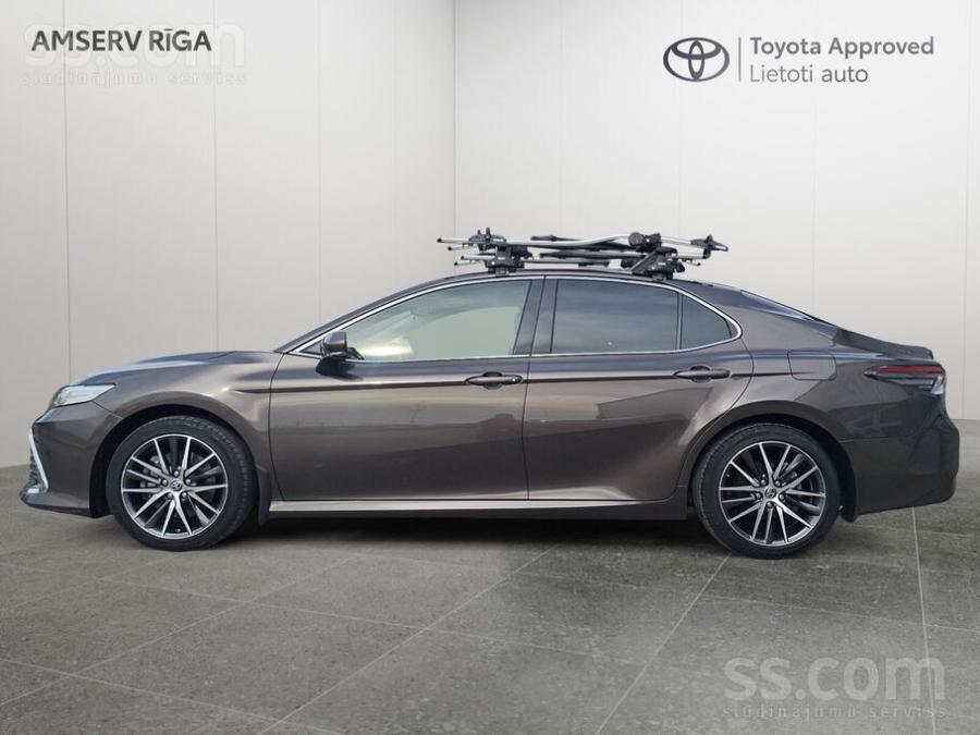 Brūns Toyota Camry 2023 Rīga, ar dzinēja tilpumu 2.50 L un nobraukumu 72 tūkst. km par 31000 €, foto 8 vietnē AUTOMOTO.COM.LV