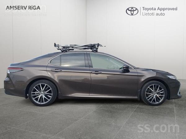 Brūns Toyota Camry 2023 Rīga, ar dzinēja tilpumu 2.50 L un nobraukumu 72 tūkst. km par 31000 €, foto 8 vietnē AUTOMOTO.COM.LV