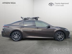 Brūns Toyota Camry 2023 Rīga, ar dzinēja tilpumu 2.50 L un nobraukumu 72 tūkst. km par 31000 €, foto 9 vietnē AUTOMOTO.COM.LV