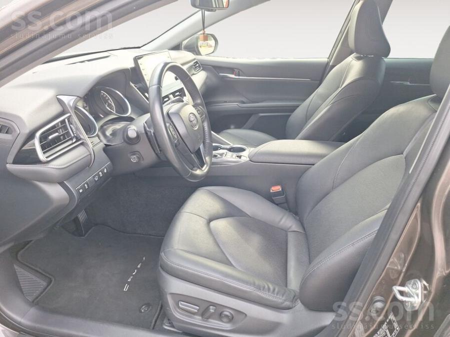 Brūns Toyota Camry 2023 Rīga, ar dzinēja tilpumu 2.50 L un nobraukumu 72 tūkst. km par 31000 €, foto 13 vietnē AUTOMOTO.COM.LV
