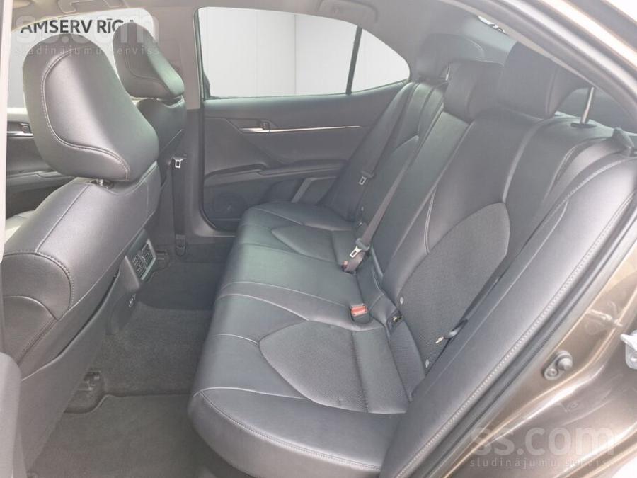 Brūns Toyota Camry 2023 Rīga, ar dzinēja tilpumu 2.50 L un nobraukumu 72 tūkst. km par 31000 €, foto 14 vietnē AUTOMOTO.COM.LV