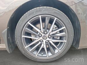 Brūns Toyota Camry 2023 Rīga, ar dzinēja tilpumu 2.50 L un nobraukumu 72 tūkst. km par 31000 €, foto 20 vietnē AUTOMOTO.COM.LV