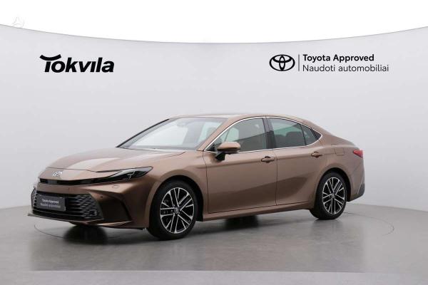 Brūns Toyota Camry 2024 Viļņa, ar dzinēja tilpumu 2.49 L un nobraukumu 34 tūkst. km par 41900 €, foto 1 vietnē AUTOMOTO.COM.LV