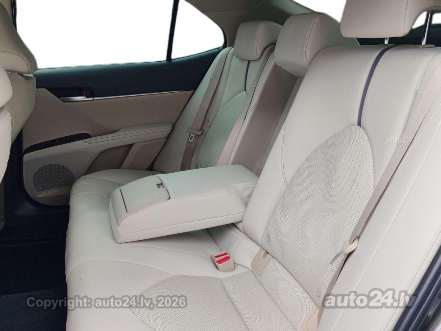 Brown Toyota Camry 2024 in Tallinn, with an engine capacity of 2.49 L and mileage of 23 thousand km for 33895 €, photo 20 on AUTOMOTO.COM.LV