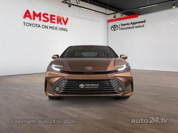 Brūns Toyota Camry 2026 Tallina, ar dzinēja tilpumu 2.50 L un nobraukumu 11 tūkst. km par 43990 €, foto 5 vietnē AUTOMOTO.COM.LV