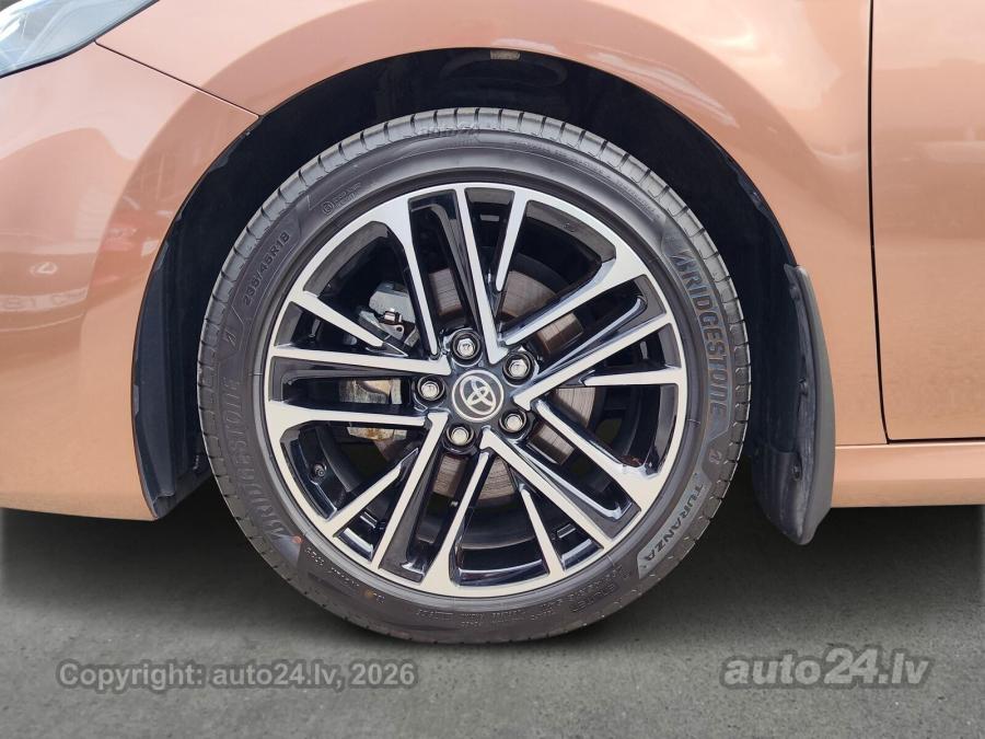 Brūns Toyota Camry 2026 Tallina, ar dzinēja tilpumu 2.49 L un nobraukumu 10 tūkst. km par 43895 €, foto 16 vietnē AUTOMOTO.COM.LV
